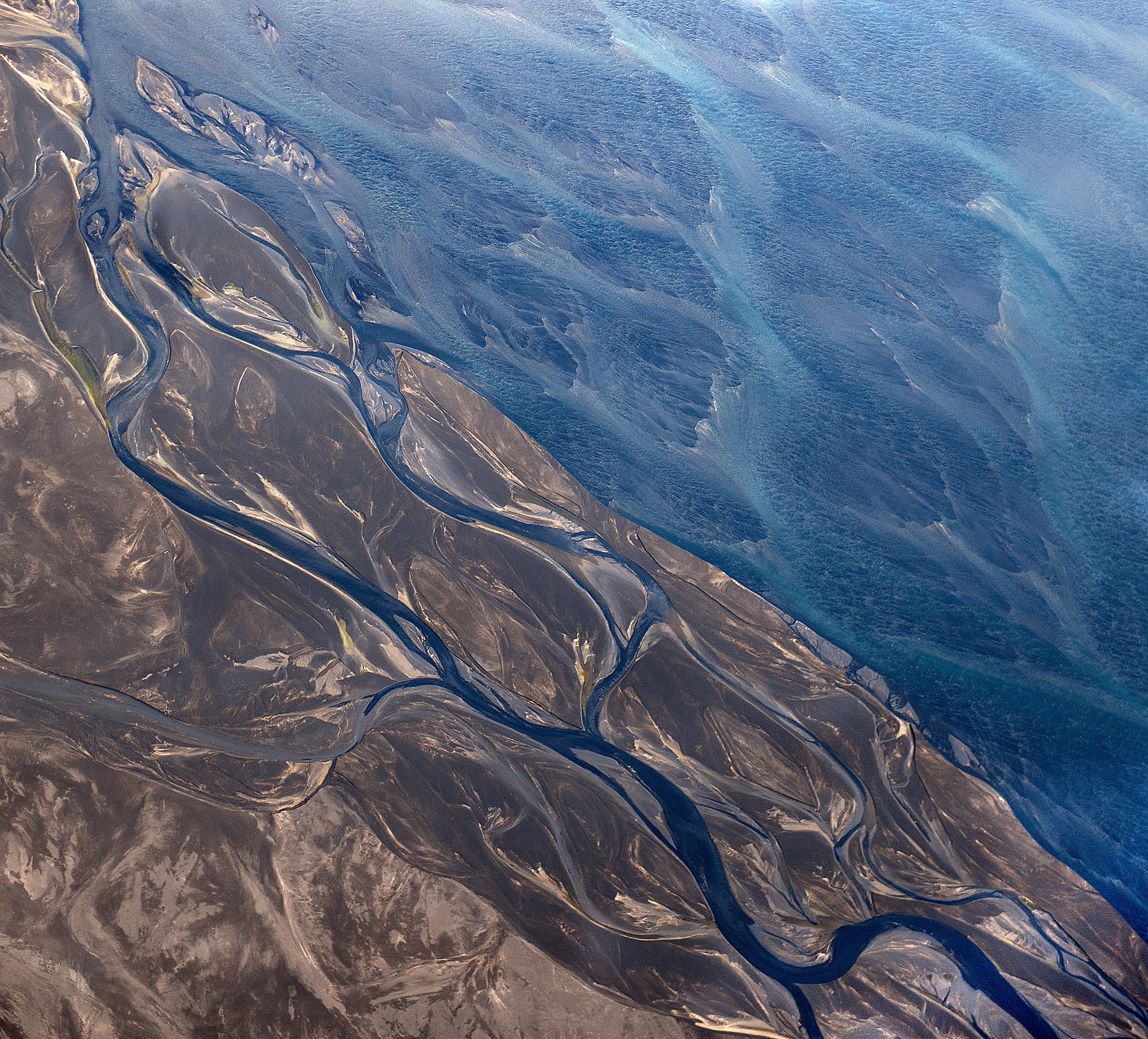 Stunning Aerial Photos Of Icelandic Rivers From Above | FREEYORK Stunning Aerial Photos Of Icelandic Rivers From Above | FREEYORK