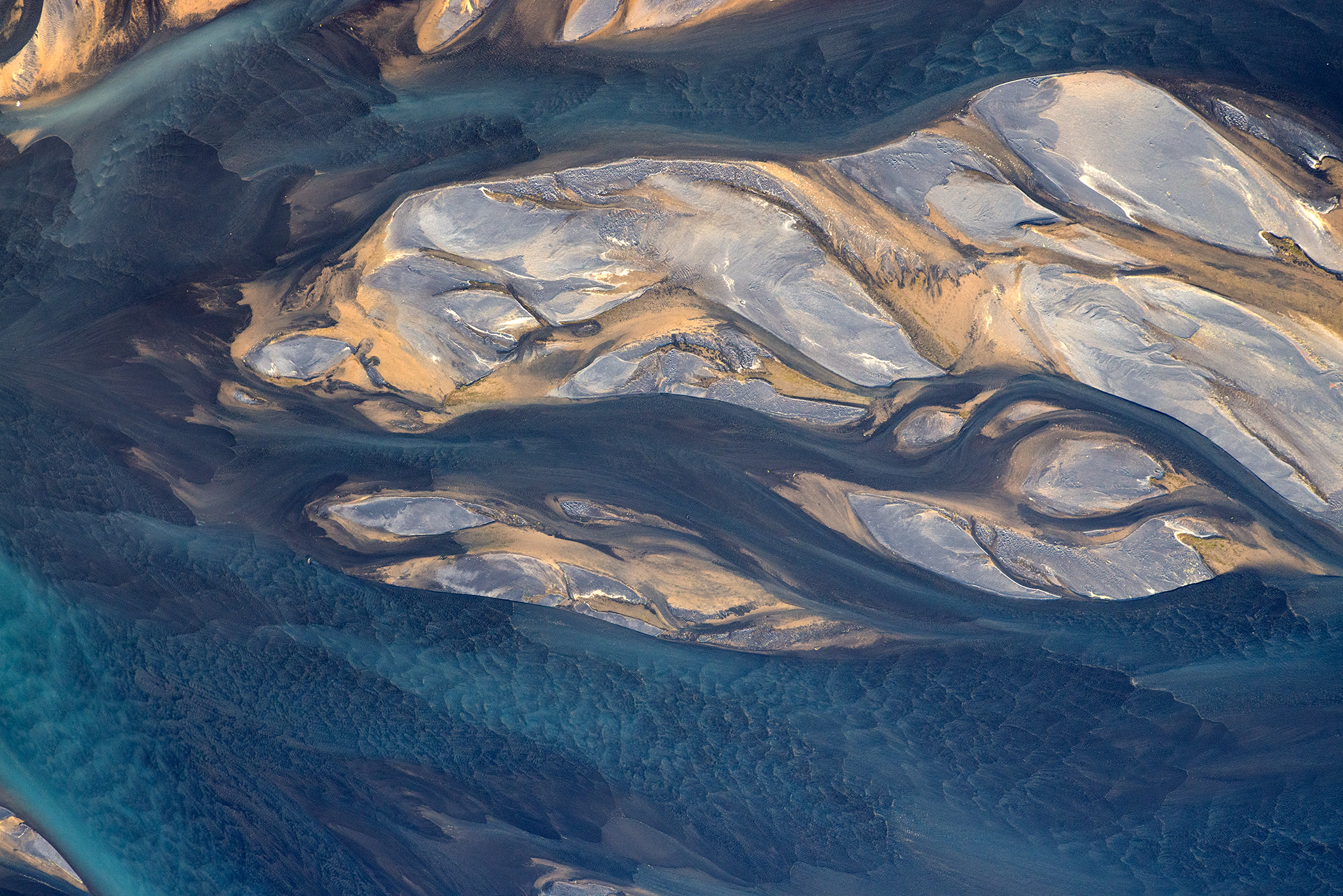 Stunning Aerial Photos Of Icelandic Rivers From Above | FREEYORK