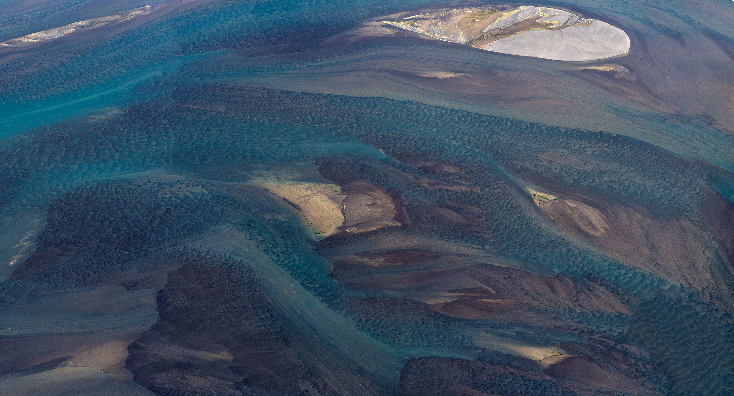Stunning Aerial Photos Of Icelandic Rivers From Above |FREEYORK Stunning Aerial Photos Of Icelandic Rivers From Above |FREEYORK