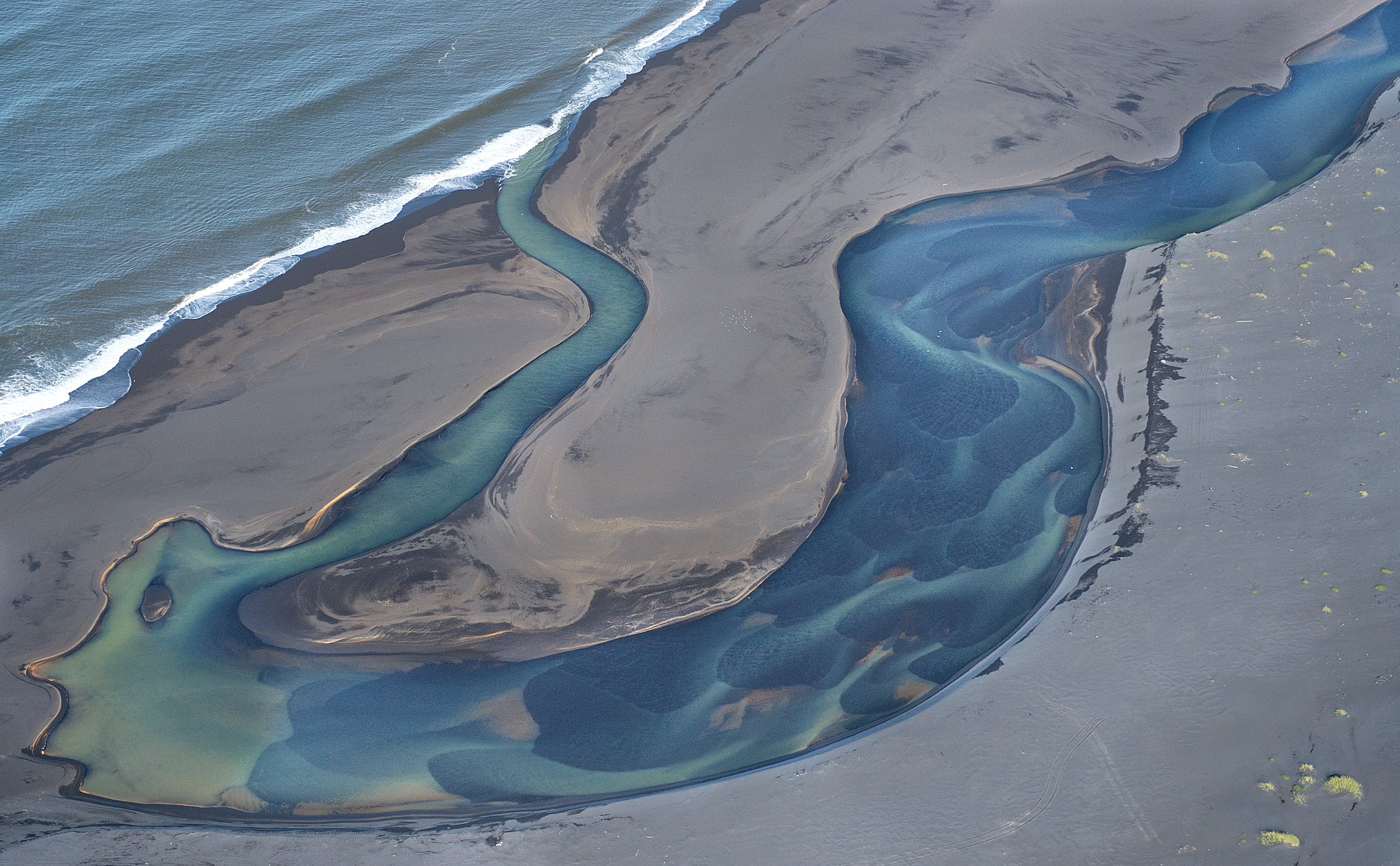Stunning Aerial Photos Of Icelandic Rivers From Above | FREEYORK