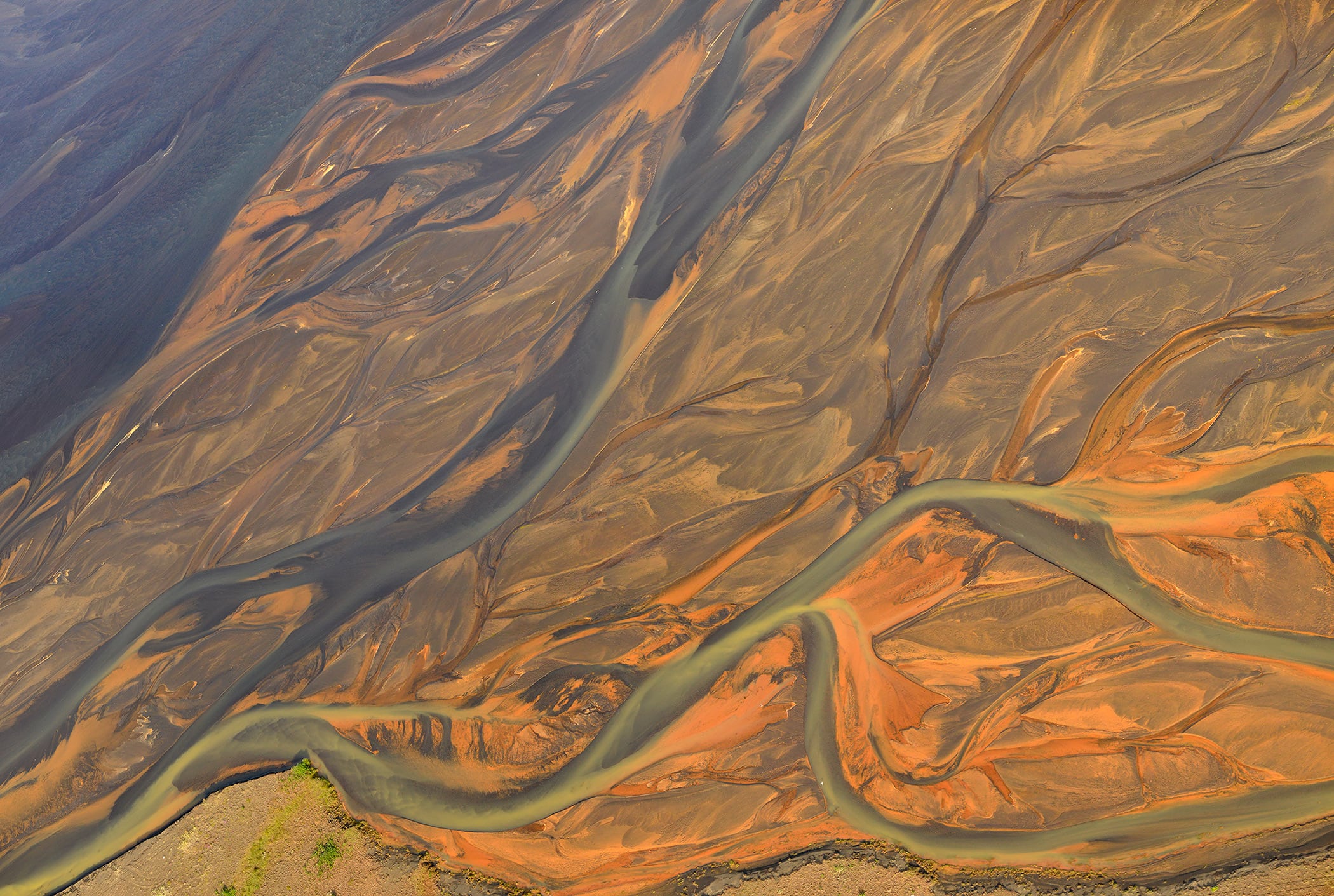 Stunning Aerial Photos Of Icelandic Rivers From Above | FREEYORK Stunning Aerial Photos Of Icelandic Rivers From Above | FREEYORK