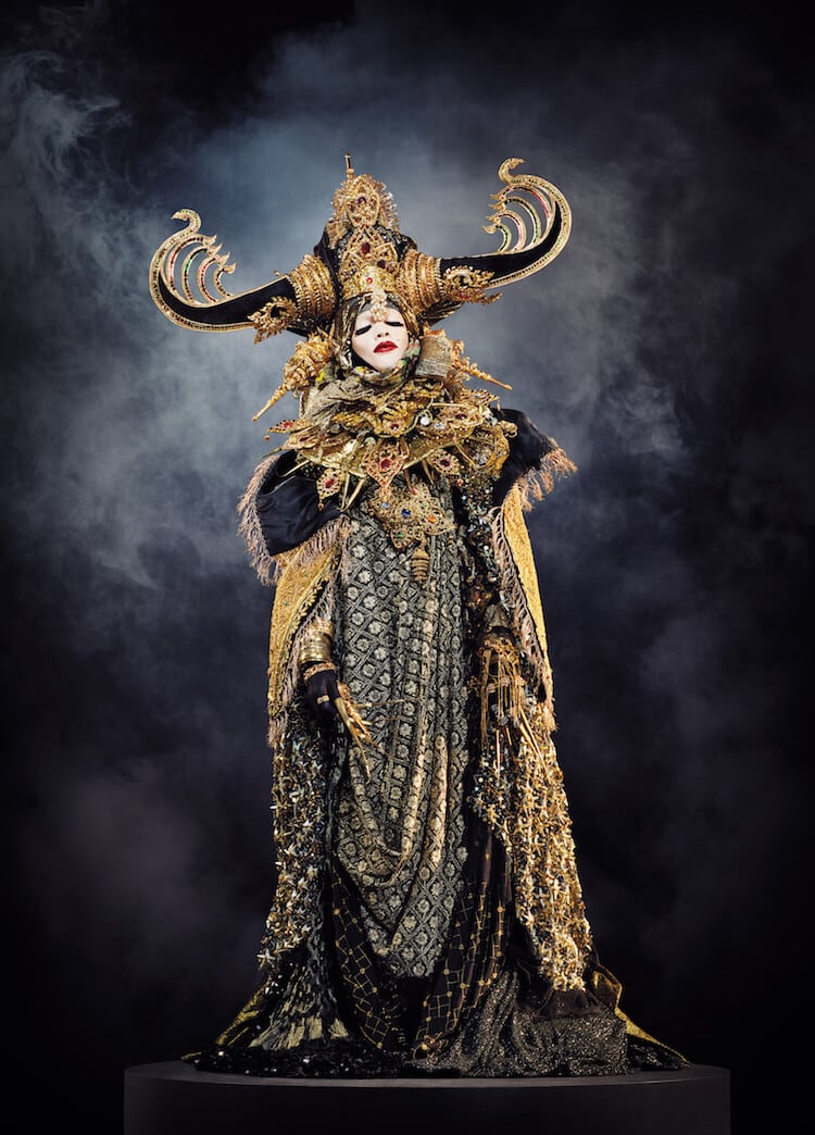 Artist Daniel Lismore Expresses His Vigorous Personality in Fashionable ...