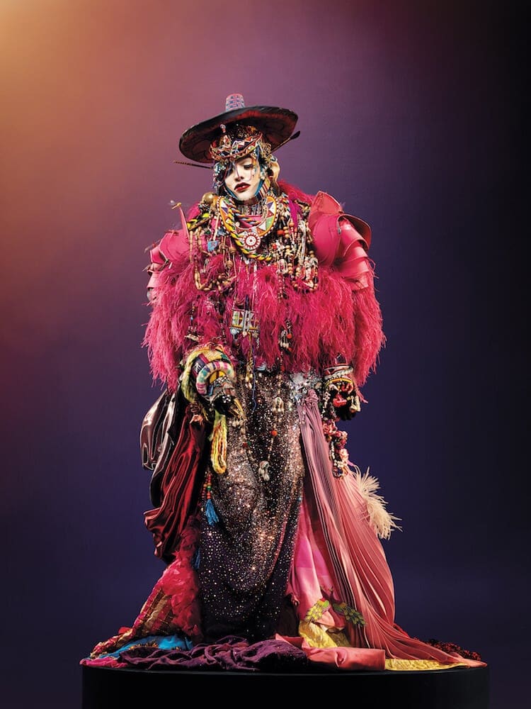 Artist Daniel Lismore Expresses His Vigorous Personality in Fashionable ...